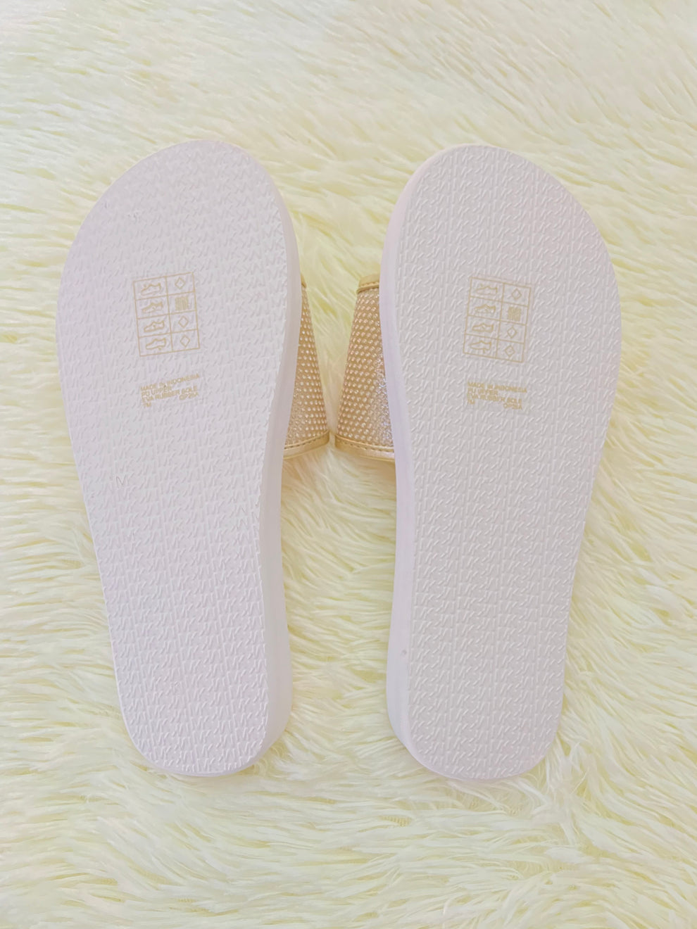 Sandalias MICHAEL KORS original, dorado con blanco y letras MK al lado ...